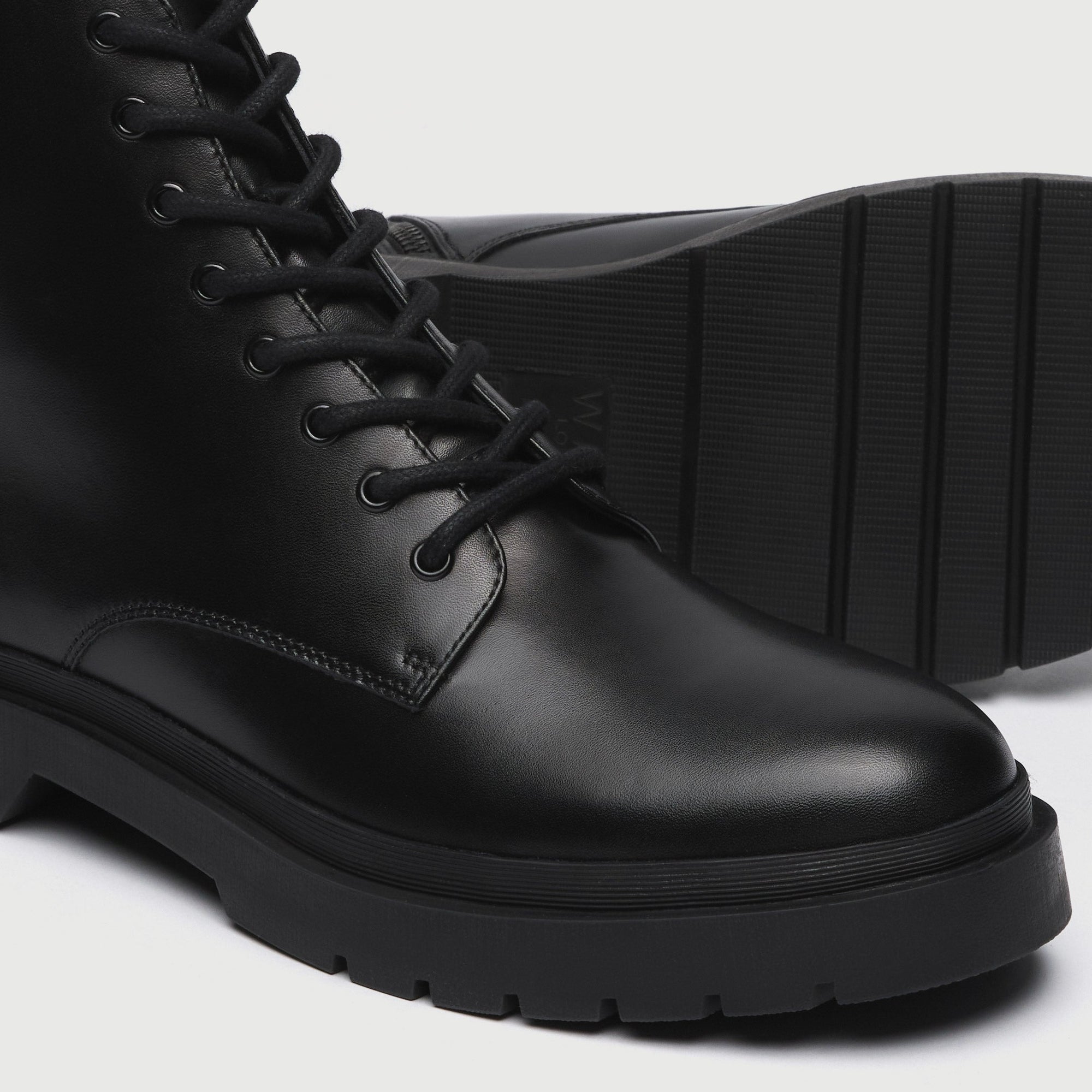 Callum Lace Boot | Walk London | Official Site
