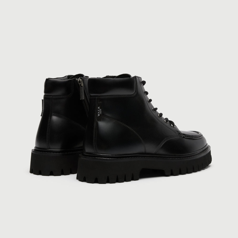 Hopper Apron Boot | Black Leather | Walk London Official Site