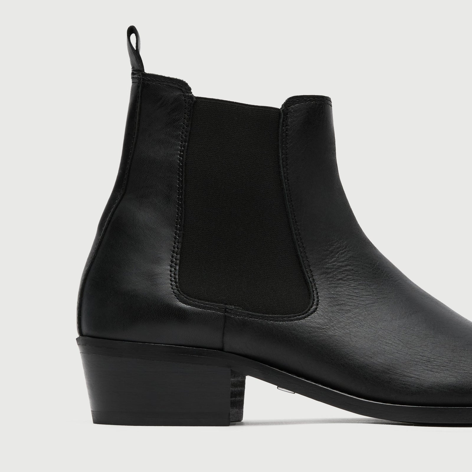 Walk London Hoxton Cuban Heel Chelsea Boot | Black Leather