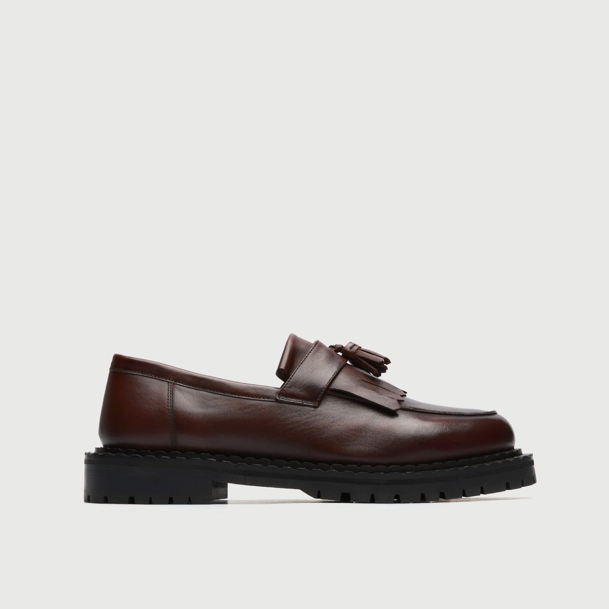 Walk London Jagger Fringe Tassel Loafer | Brown | Official Site